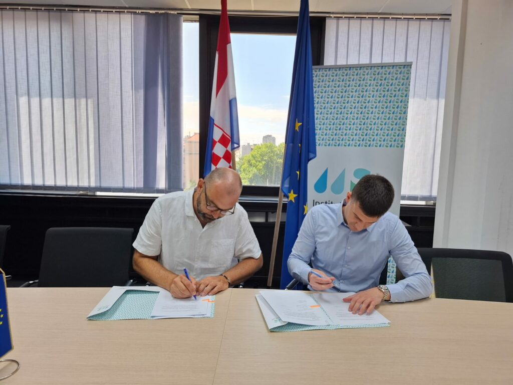 Signing of a co-operation agreement between the Institute and Sea Cras ...